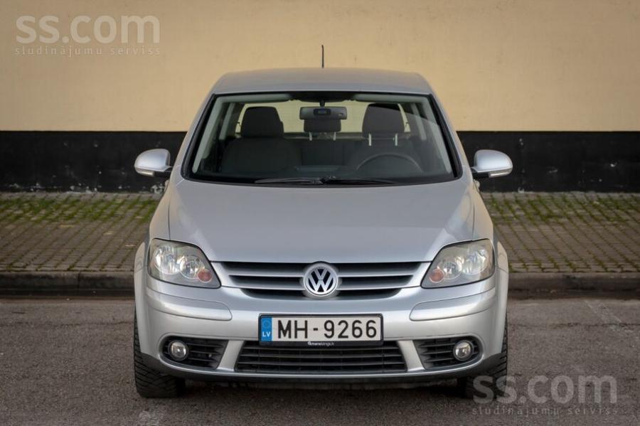 Grey Volkswagen Golf Plus 2008 in Talsi, with an engine capacity of 1.90 L and mileage of 218 thousand km for 2950 €, photo 3 on AUTOMOTO.COM.LV
