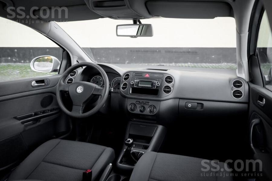Grey Volkswagen Golf Plus 2008 in Talsi, with an engine capacity of 1.90 L and mileage of 218 thousand km for 2950 €, photo 9 on AUTOMOTO.COM.LV