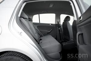 Grey Volkswagen Golf Plus 2008 in Talsi, with an engine capacity of 1.90 L and mileage of 218 thousand km for 2950 €, photo 12 on AUTOMOTO.COM.LV