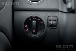 Grey Volkswagen Golf Plus 2008 in Talsi, with an engine capacity of 1.90 L and mileage of 218 thousand km for 2950 €, photo 15 on AUTOMOTO.COM.LV