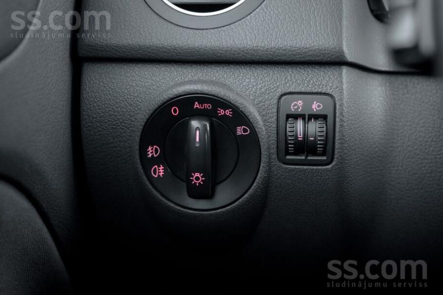 Grey Volkswagen Golf Plus 2008 in Talsi, with an engine capacity of 1.90 L and mileage of 218 thousand km for 2950 €, photo 15 on AUTOMOTO.COM.LV