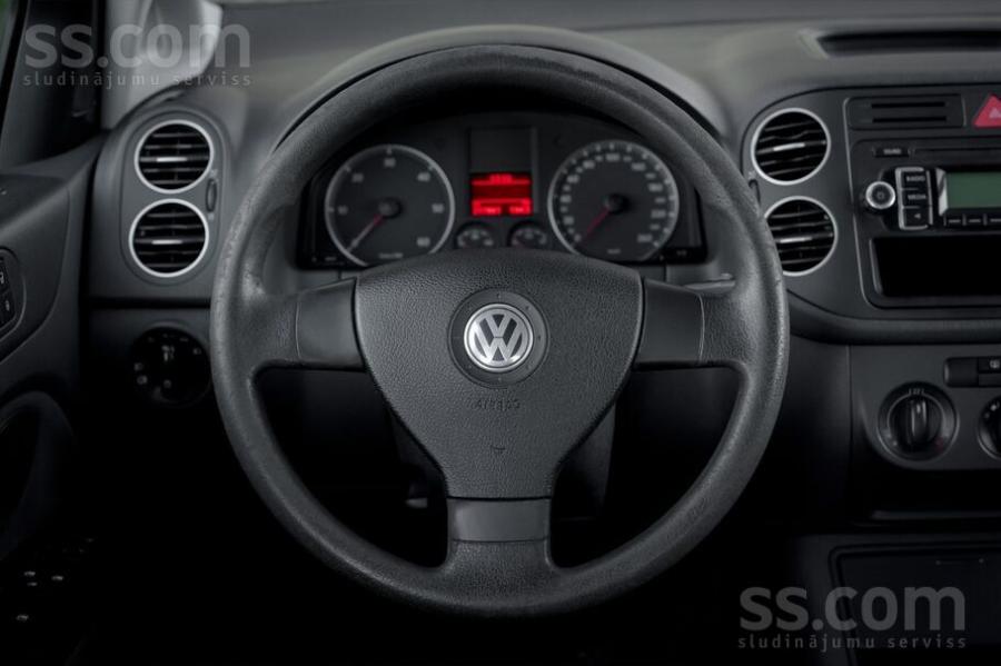 Grey Volkswagen Golf Plus 2008 in Talsi, with an engine capacity of 1.90 L and mileage of 218 thousand km for 2950 €, photo 17 on AUTOMOTO.COM.LV