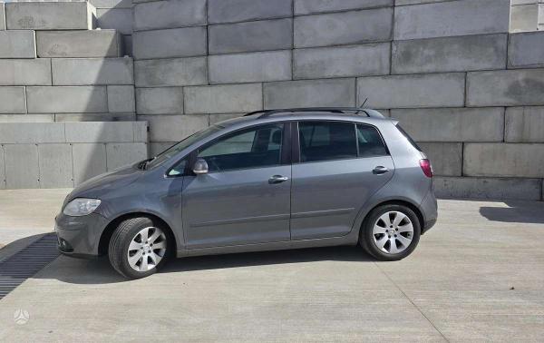 Pelēks Volkswagen Golf Plus 2008 Viļņa, ar dzinēja tilpumu 1.39 L un nobraukumu 191 tūkst. km par 3000 €, foto 1 vietnē AUTOMOTO.COM.LV