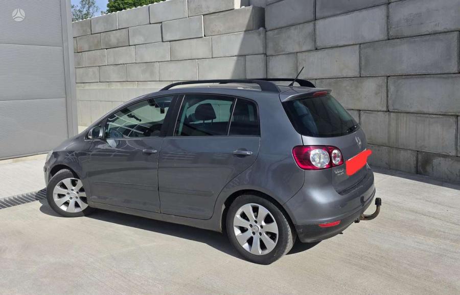 Grey Volkswagen Golf Plus 2008 in Vilnius, with an engine capacity of 1.39 L and mileage of 191 thousand km for 3000 €, photo 3 on AUTOMOTO.COM.LV
