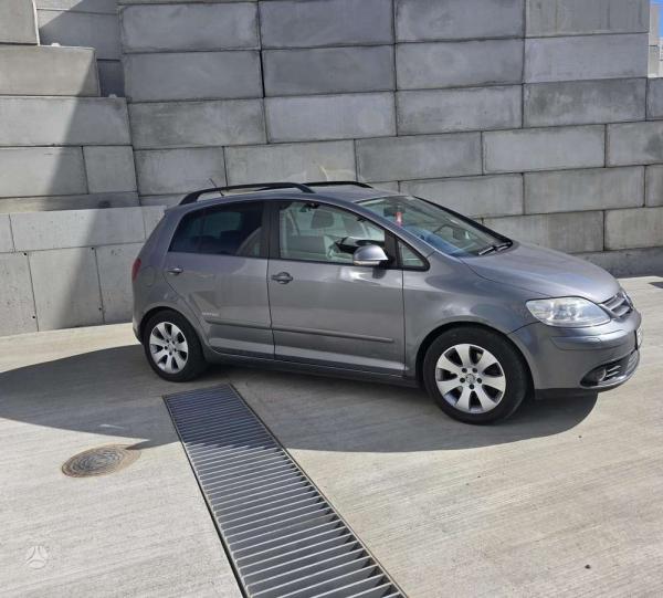 Pelēks Volkswagen Golf Plus 2008 Viļņa, ar dzinēja tilpumu 1.39 L un nobraukumu 191 tūkst. km par 3000 €, foto 5 vietnē AUTOMOTO.COM.LV