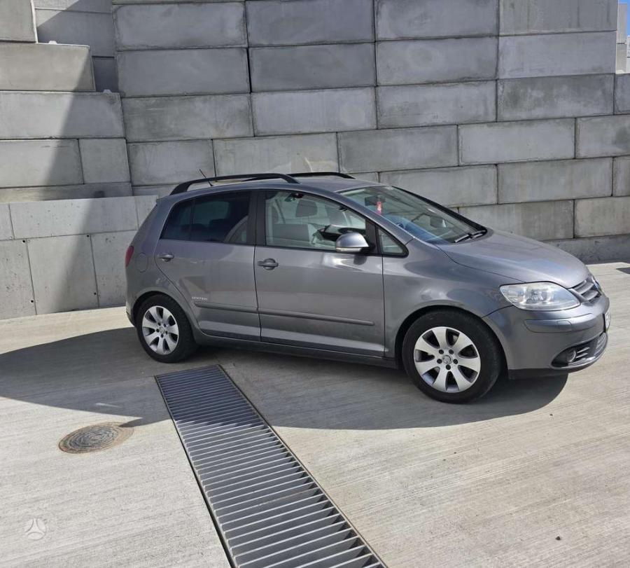 Grey Volkswagen Golf Plus 2008 in Vilnius, with an engine capacity of 1.39 L and mileage of 191 thousand km for 3000 €, photo 6 on AUTOMOTO.COM.LV