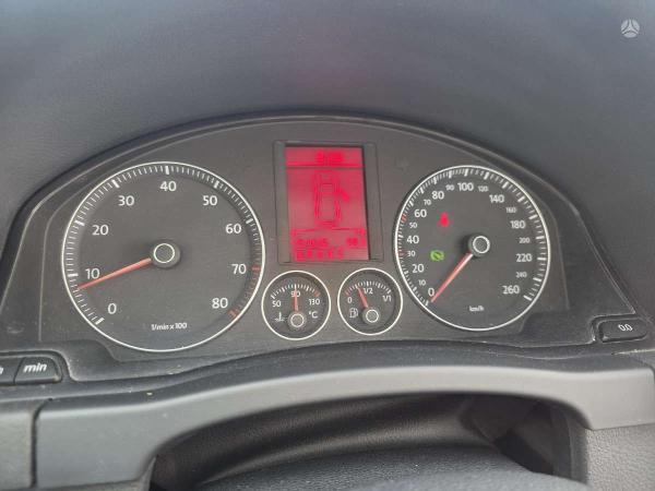 Pelēks Volkswagen Golf Plus 2008 Viļņa, ar dzinēja tilpumu 1.39 L un nobraukumu 191 tūkst. km par 3000 €, foto 6 vietnē AUTOMOTO.COM.LV