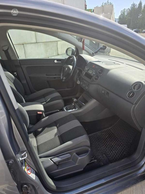 Pelēks Volkswagen Golf Plus 2008 Viļņa, ar dzinēja tilpumu 1.39 L un nobraukumu 191 tūkst. km par 3000 €, foto 7 vietnē AUTOMOTO.COM.LV