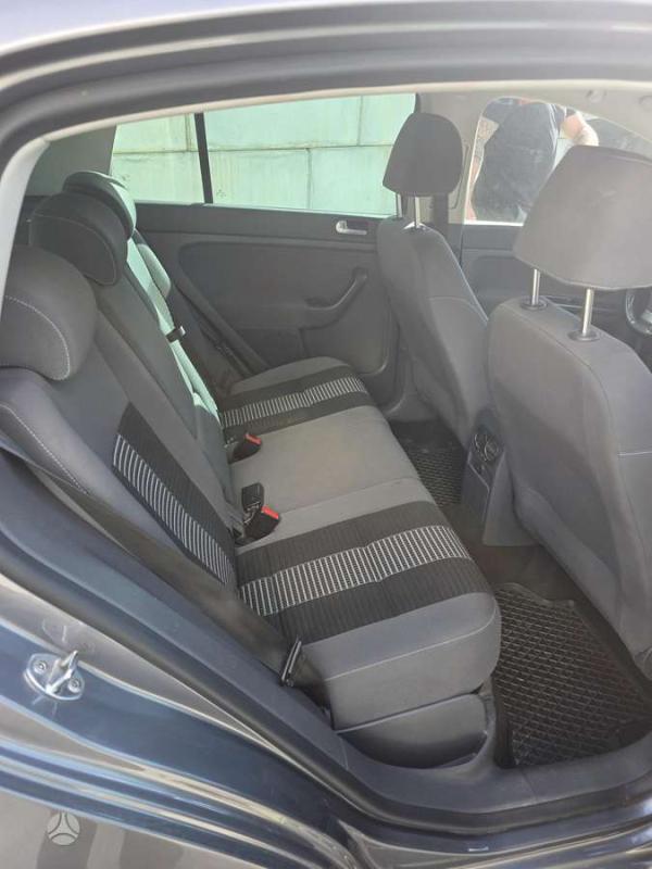 Pelēks Volkswagen Golf Plus 2008 Viļņa, ar dzinēja tilpumu 1.39 L un nobraukumu 191 tūkst. km par 3000 €, foto 8 vietnē AUTOMOTO.COM.LV