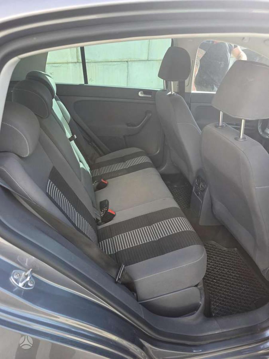Grey Volkswagen Golf Plus 2008 in Vilnius, with an engine capacity of 1.39 L and mileage of 191 thousand km for 3000 €, photo 9 on AUTOMOTO.COM.LV