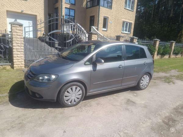 Pelēks Volkswagen Golf Plus 2008 Kauņa, ar dzinēja tilpumu 1.97 L un nobraukumu 352 tūkst. km par 1450 €, foto 1 vietnē AUTOMOTO.COM.LV