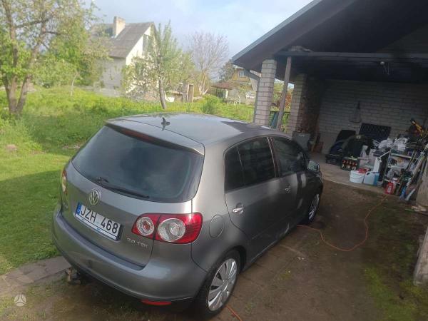Pelēks Volkswagen Golf Plus 2008 Kauņa, ar dzinēja tilpumu 1.97 L un nobraukumu 352 tūkst. km par 1450 €, foto 5 vietnē AUTOMOTO.COM.LV
