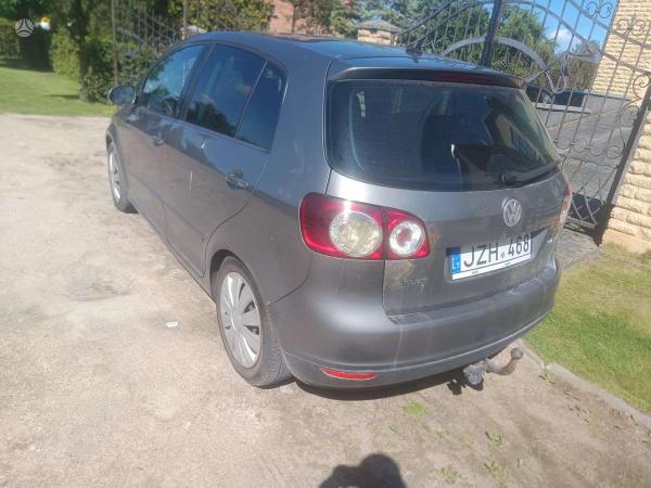 Grey Volkswagen Golf Plus 2008 in Kaunas, with an engine capacity of 1.97 L and mileage of 352 thousand km for 1450 €, photo 3 on AUTOMOTO.COM.LV