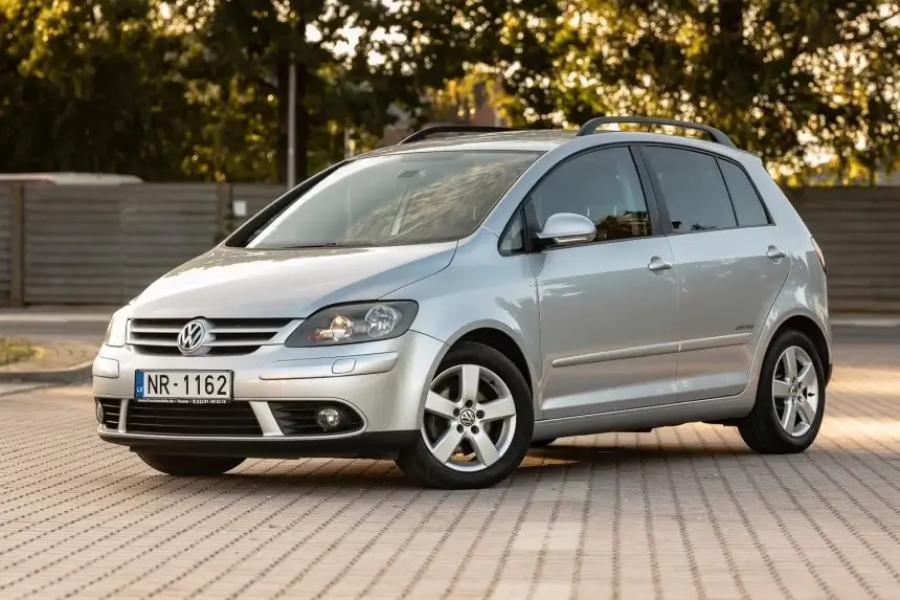 Pelēks Volkswagen Golf Plus 2008 Jelgava, ar dzinēja tilpumu 2.00 L un nobraukumu 285 tūkst. km par 4600 €, foto 3 vietnē AUTOMOTO.COM.LV