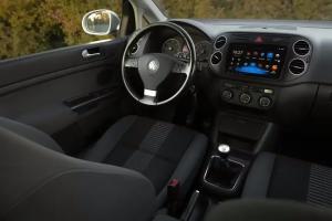 Pelēks Volkswagen Golf Plus 2008 Jelgava, ar dzinēja tilpumu 2.00 L un nobraukumu 285 tūkst. km par 4600 €, foto 8 vietnē AUTOMOTO.COM.LV