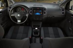 Pelēks Volkswagen Golf Plus 2008 Jelgava, ar dzinēja tilpumu 2.00 L un nobraukumu 285 tūkst. km par 4600 €, foto 9 vietnē AUTOMOTO.COM.LV