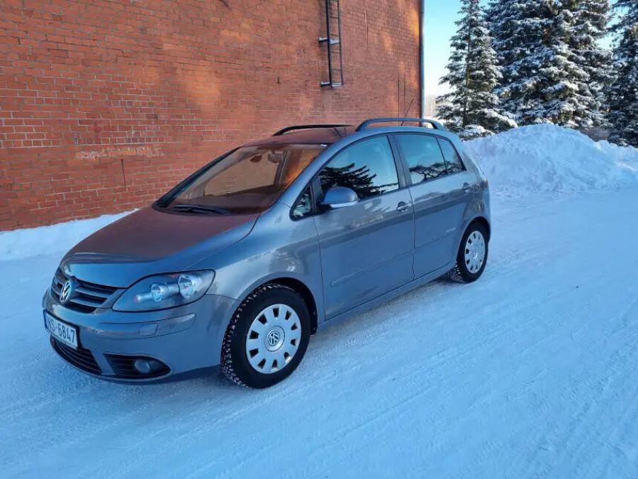 Grey Volkswagen Golf Plus 2008 in Jekabpils, with an engine capacity of 1.90 L and mileage of 283 thousand km for 4150 €, photo 1 on AUTOMOTO.COM.LV