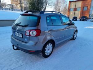 Grey Volkswagen Golf Plus 2008 in Jekabpils, with an engine capacity of 1.90 L and mileage of 283 thousand km for 4150 €, photo 5 on AUTOMOTO.COM.LV