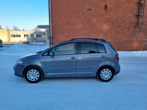 Grey Volkswagen Golf Plus 2008 in Jekabpils, with an engine capacity of 1.90 L and mileage of 283 thousand km for 4150 €, photo 8 on AUTOMOTO.COM.LV