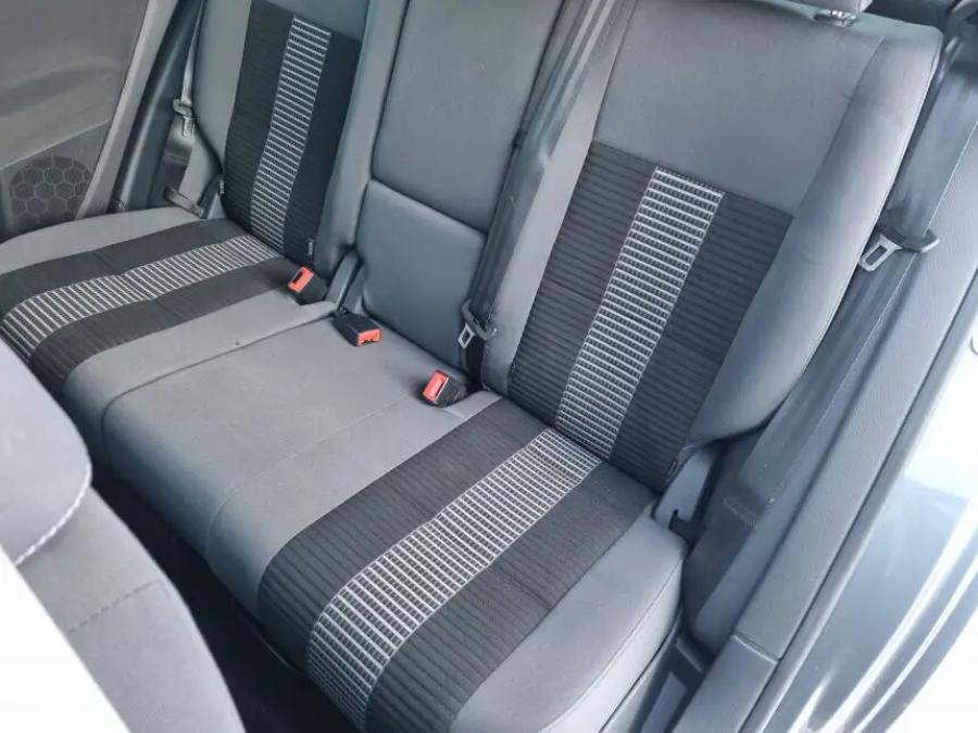 Grey Volkswagen Golf Plus 2008 in Jekabpils, with an engine capacity of 1.90 L and mileage of 283 thousand km for 4150 €, photo 17 on AUTOMOTO.COM.LV