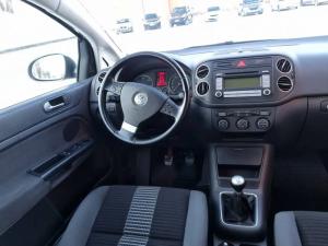 Grey Volkswagen Golf Plus 2008 in Jekabpils, with an engine capacity of 1.90 L and mileage of 283 thousand km for 4150 €, photo 20 on AUTOMOTO.COM.LV