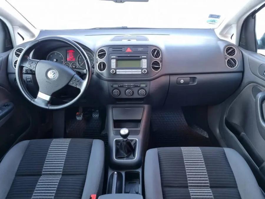 Grey Volkswagen Golf Plus 2008 in Jekabpils, with an engine capacity of 1.90 L and mileage of 283 thousand km for 4150 €, photo 21 on AUTOMOTO.COM.LV