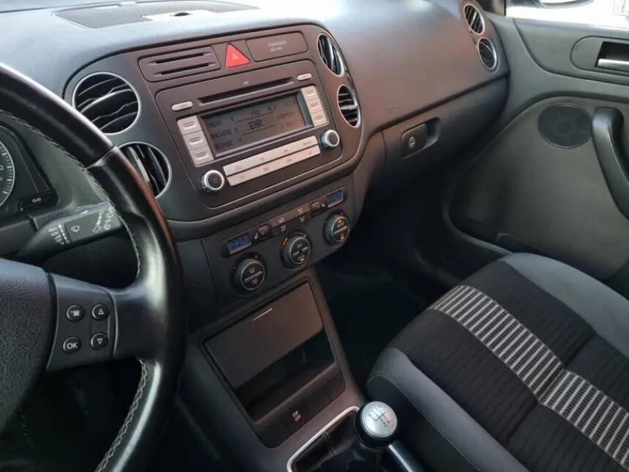 Grey Volkswagen Golf Plus 2008 in Jekabpils, with an engine capacity of 1.90 L and mileage of 283 thousand km for 4150 €, photo 24 on AUTOMOTO.COM.LV
