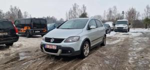 Pelēks Volkswagen Golf Plus 2008 Valmiera, ar dzinēja tilpumu 2.00 L un nobraukumu 391 tūkst. km par 2500 €, foto 7 vietnē AUTOMOTO.COM.LV