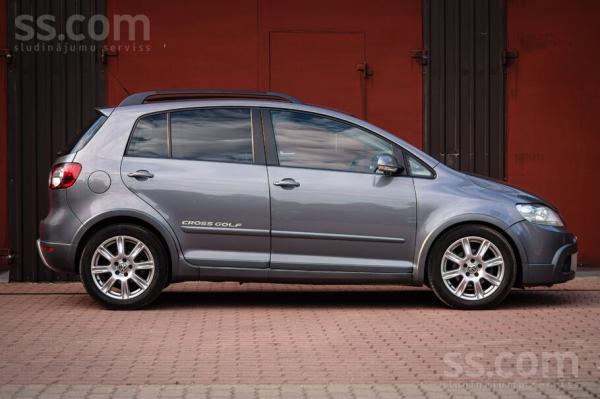 Pelēks Volkswagen Golf Plus 2008 Daugavpils, ar dzinēja tilpumu 1.90 L un nobraukumu 261 tūkst. km par 3950 €, foto 2 vietnē AUTOMOTO.COM.LV