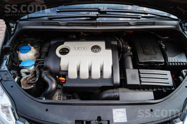 Pelēks Volkswagen Golf Plus 2008 Daugavpils, ar dzinēja tilpumu 1.90 L un nobraukumu 261 tūkst. km par 3950 €, foto 9 vietnē AUTOMOTO.COM.LV