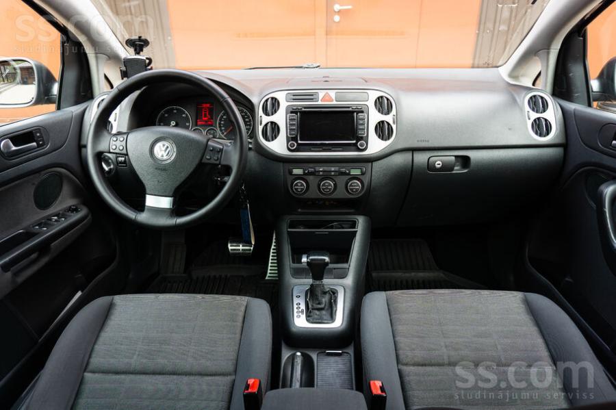 Pelēks Volkswagen Golf Plus 2008 Daugavpils, ar dzinēja tilpumu 1.90 L un nobraukumu 261 tūkst. km par 3950 €, foto 14 vietnē AUTOMOTO.COM.LV