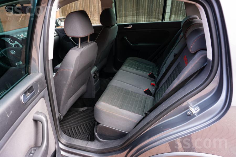 Pelēks Volkswagen Golf Plus 2008 Daugavpils, ar dzinēja tilpumu 1.90 L un nobraukumu 261 tūkst. km par 3950 €, foto 15 vietnē AUTOMOTO.COM.LV
