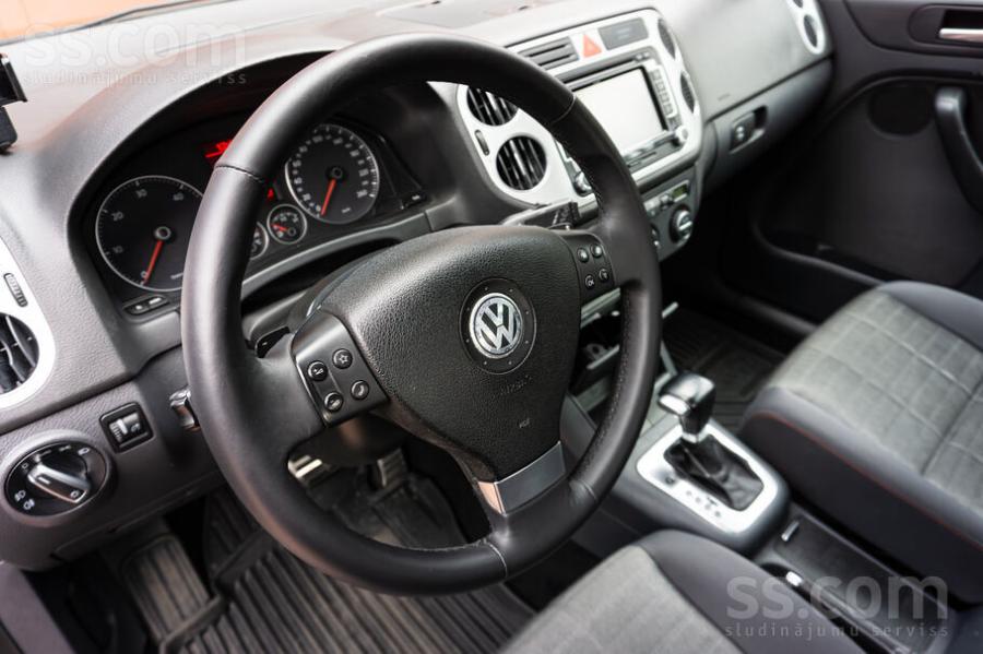Pelēks Volkswagen Golf Plus 2008 Daugavpils, ar dzinēja tilpumu 1.90 L un nobraukumu 261 tūkst. km par 3950 €, foto 18 vietnē AUTOMOTO.COM.LV