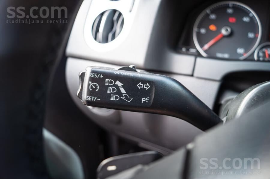 Pelēks Volkswagen Golf Plus 2008 Daugavpils, ar dzinēja tilpumu 1.90 L un nobraukumu 261 tūkst. km par 3950 €, foto 20 vietnē AUTOMOTO.COM.LV