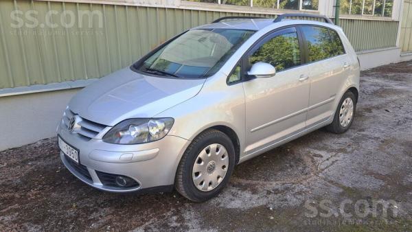 Pelēks Volkswagen Golf Plus 2008 Ogre, ar dzinēja tilpumu 1.90 L un nobraukumu 245 tūkst. km par 2550 €, foto 5 vietnē AUTOMOTO.COM.LV