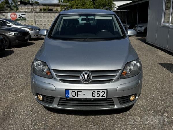 Grey Volkswagen Golf Plus 2008 in Daugavpils, with an engine capacity of 2.00 L and mileage of 0 thousand km for 3750 €, photo 2 on AUTOMOTO.COM.LV