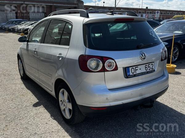 Grey Volkswagen Golf Plus 2008 in Daugavpils, with an engine capacity of 2.00 L and mileage of 0 thousand km for 3750 €, photo 4 on AUTOMOTO.COM.LV