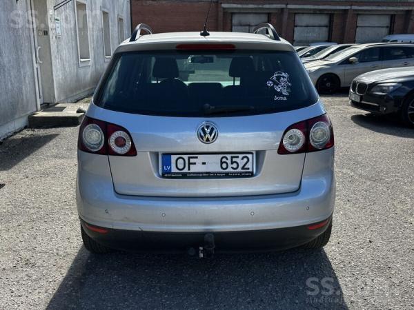 Grey Volkswagen Golf Plus 2008 in Daugavpils, with an engine capacity of 2.00 L and mileage of 0 thousand km for 3750 €, photo 5 on AUTOMOTO.COM.LV
