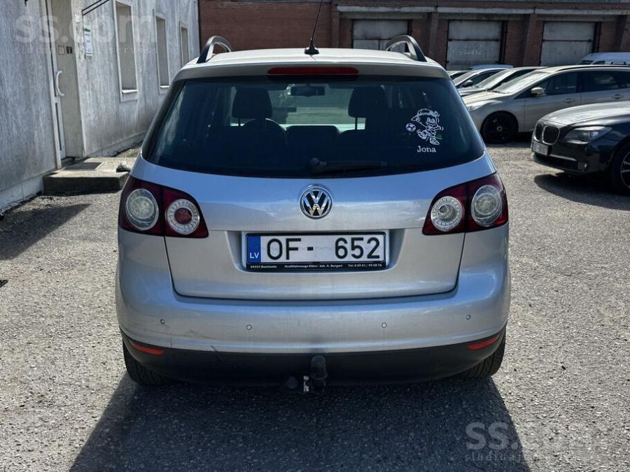 Grey Volkswagen Golf Plus 2008 in Daugavpils, with an engine capacity of 2.00 L and mileage of 0 thousand km for 3750 €, photo 6 on AUTOMOTO.COM.LV