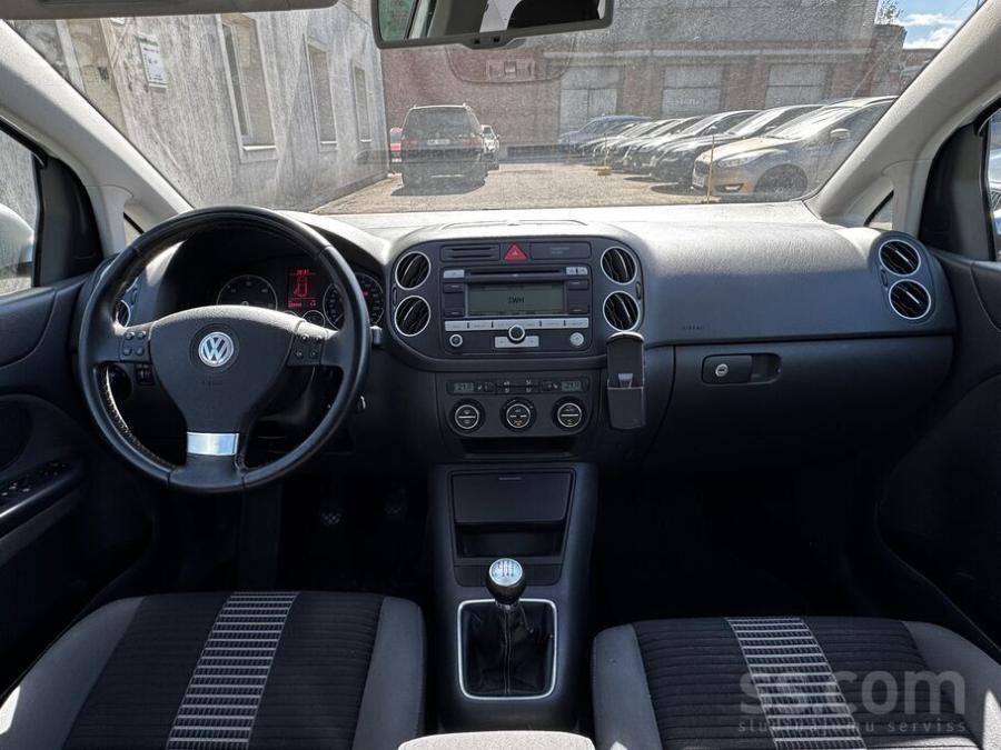 Grey Volkswagen Golf Plus 2008 in Daugavpils, with an engine capacity of 2.00 L and mileage of 0 thousand km for 3750 €, photo 14 on AUTOMOTO.COM.LV
