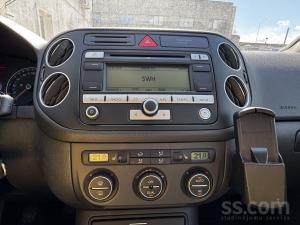 Grey Volkswagen Golf Plus 2008 in Daugavpils, with an engine capacity of 2.00 L and mileage of 0 thousand km for 3750 €, photo 16 on AUTOMOTO.COM.LV