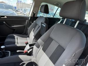 Grey Volkswagen Golf Plus 2008 in Daugavpils, with an engine capacity of 2.00 L and mileage of 0 thousand km for 3750 €, photo 21 on AUTOMOTO.COM.LV