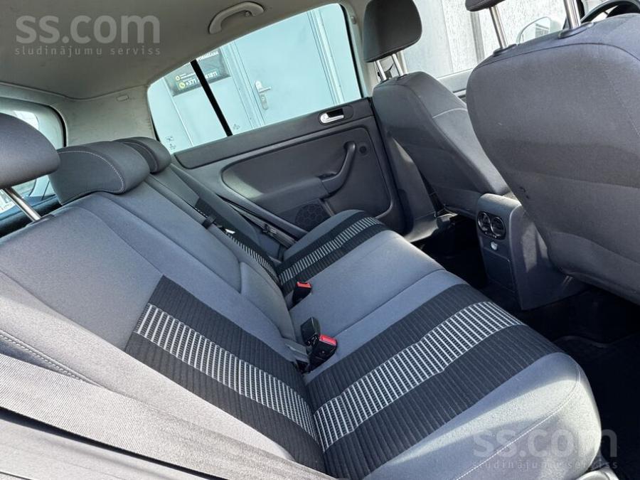 Grey Volkswagen Golf Plus 2008 in Daugavpils, with an engine capacity of 2.00 L and mileage of 0 thousand km for 3750 €, photo 24 on AUTOMOTO.COM.LV