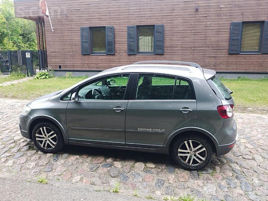 Grey Volkswagen Golf Plus 2008 in Riga, with an engine capacity of 1.90 L and mileage of 0 thousand km for 3700 €, photo 9 on AUTOMOTO.COM.LV