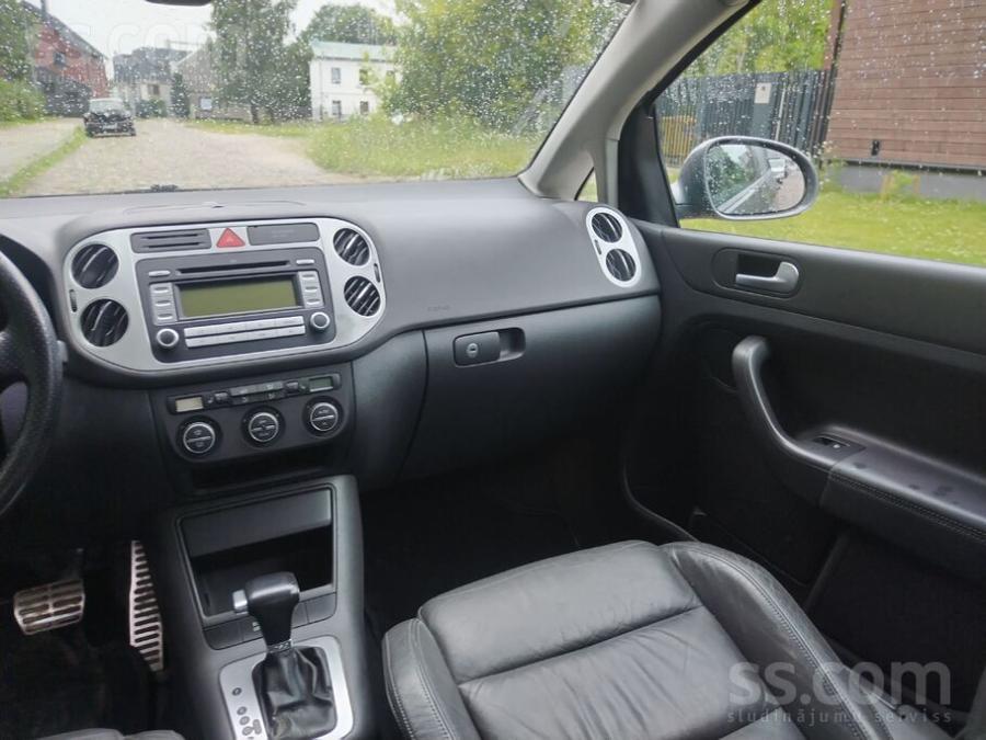 Grey Volkswagen Golf Plus 2008 in Riga, with an engine capacity of 1.90 L and mileage of 0 thousand km for 3700 €, photo 12 on AUTOMOTO.COM.LV