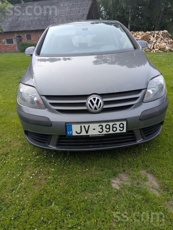 Grey Volkswagen Golf Plus 2008 in Cesis, with an engine capacity of 2.00 L and mileage of 148 thousand km for 1200 €, photo 1 on AUTOMOTO.COM.LV