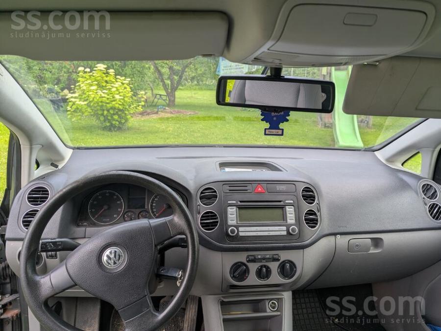 Grey Volkswagen Golf Plus 2008 in Cesis, with an engine capacity of 2.00 L and mileage of 148 thousand km for 1200 €, photo 5 on AUTOMOTO.COM.LV
