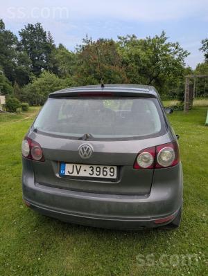 Grey Volkswagen Golf Plus 2008 in Cesis, with an engine capacity of 2.00 L and mileage of 148 thousand km for 1200 €, photo 6 on AUTOMOTO.COM.LV