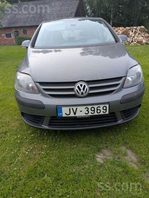 Pelēks Volkswagen Golf Plus 2008 Cēsis, ar dzinēja tilpumu 2.00 L un nobraukumu 148 tūkst. km par 900 €, foto  vietnē AUTOMOTO.COM.LV