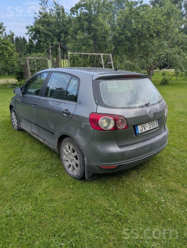 Grey Volkswagen Golf Plus 2008 in Cesis, with an engine capacity of 2.00 L and mileage of 148 thousand km for 900 €, photo 2 on AUTOMOTO.COM.LV